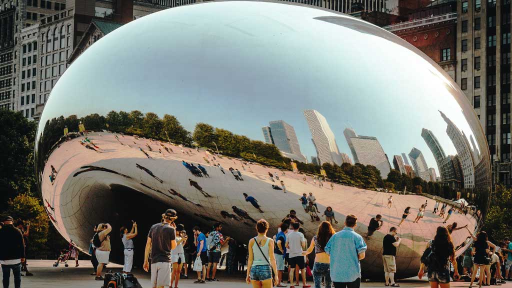 ทำความรู้จัก 5 ศิลปินระดับโลกที่ร่วมจัดแสดงนิทรรศการ